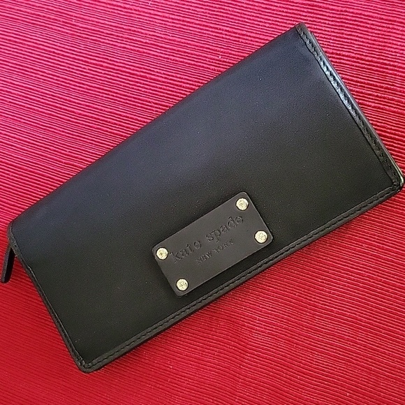 kate spade | Bags | Euc Kate Spade Black Vinyl Navy Leather Wallet ...